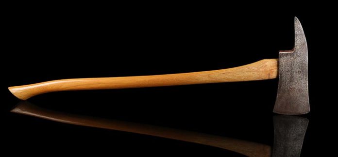 Une des haches du "Shining" de Stanley Kubrick à vendre aux enchères ...